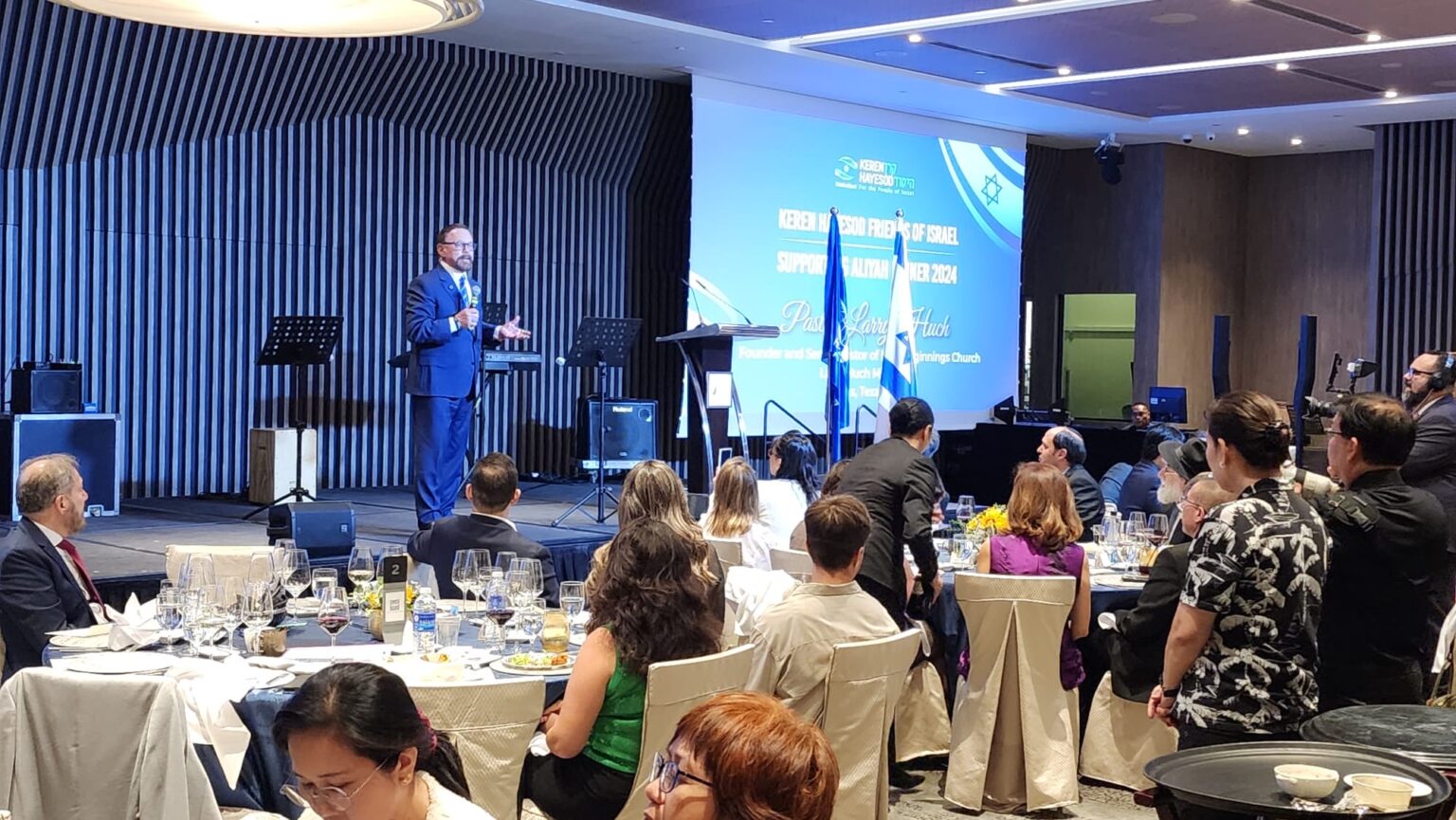 Bridging Faith: Uniting Jewish and Christian Believers - Larry Huch ...